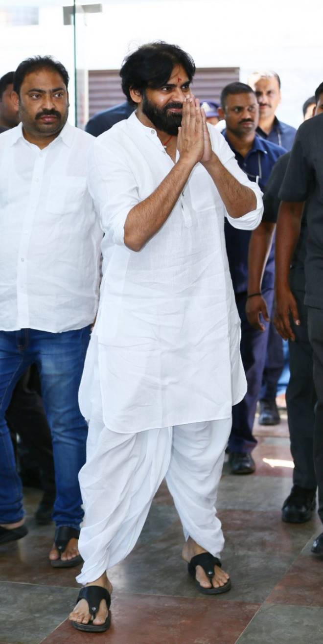 Pawan Kalyan Photos - Pawan Kalyan Political Stills (#3188785) - HD ...