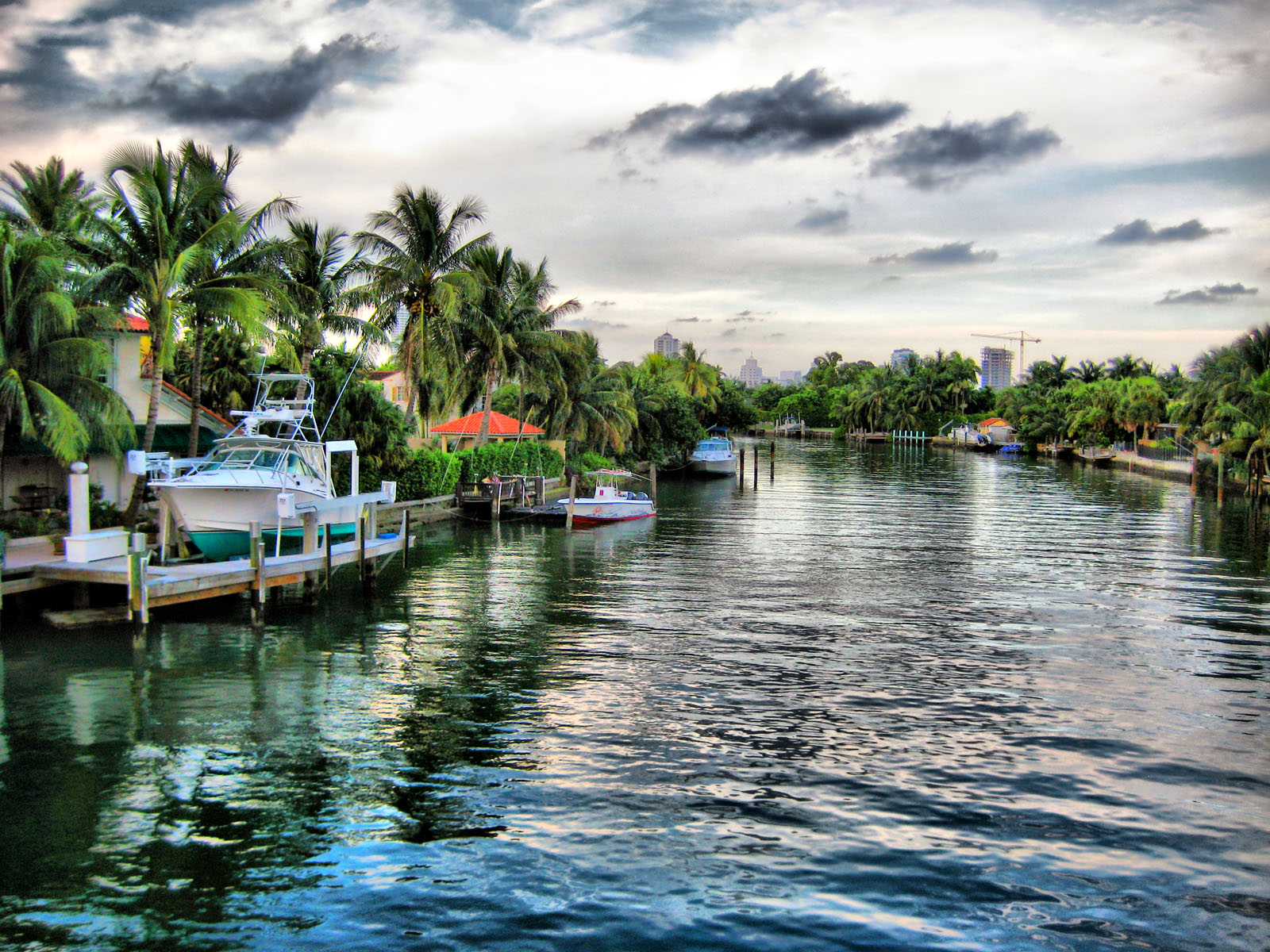 Miami Boat Wallpaper Hd (#326837) - HD Wallpaper & Backgrounds Download