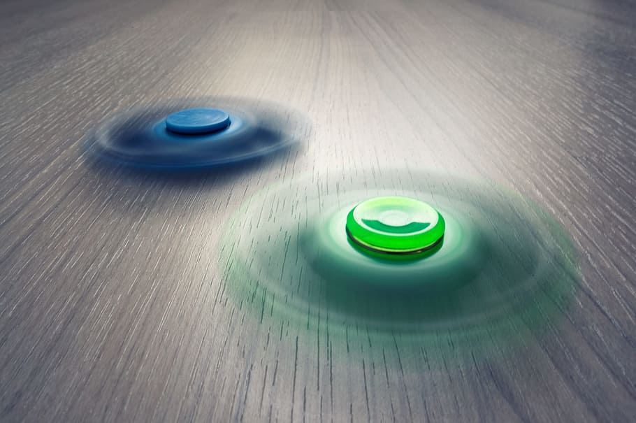Spinning Fidget Spinners, Distracted, Relaxation Exercise, - Spinning ...