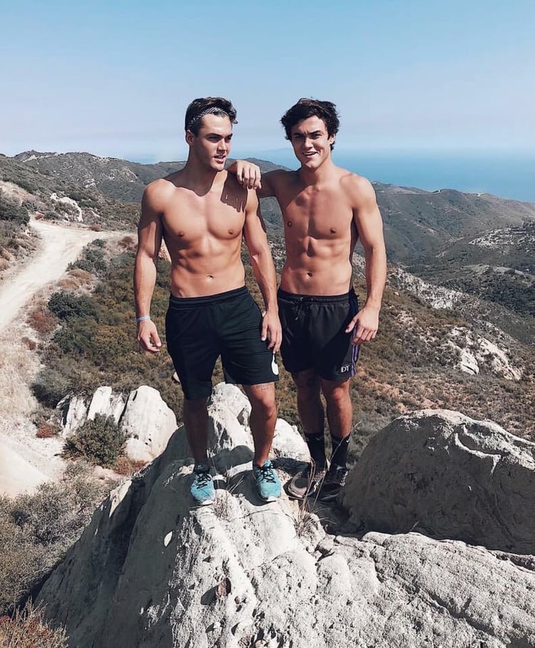 77 Images About Dolan Twins On We Heart It - Ethan Dolan V Line ...