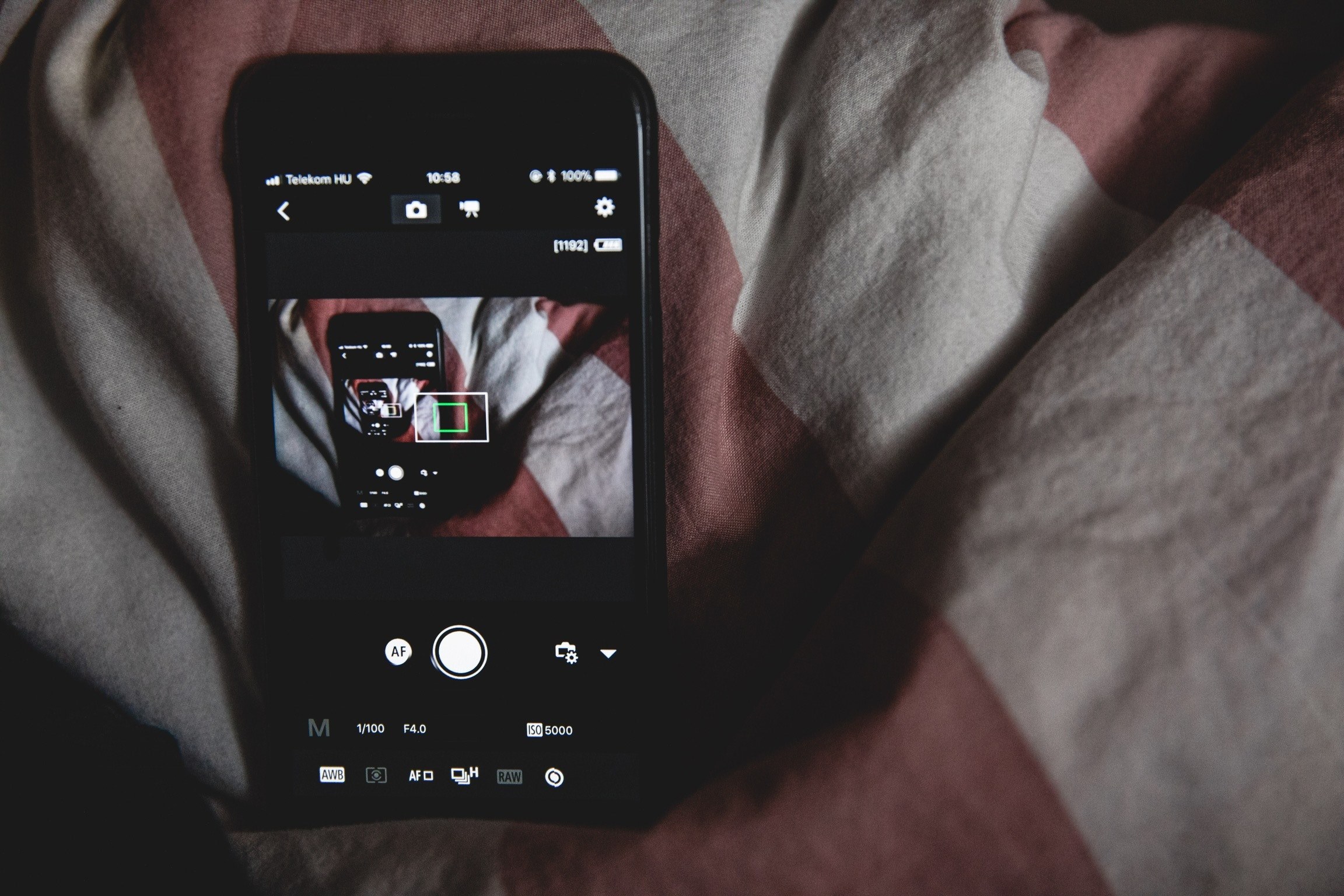 #2304x1536 Phone Mobile Phone Screen And Photo Hd Wallpaper - Child ...