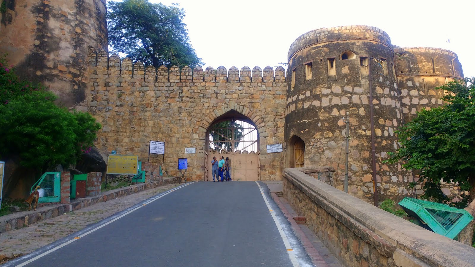 Jhansi Fort, Also Known As Jhansi Ka Kila, Was Built - Fortification ...