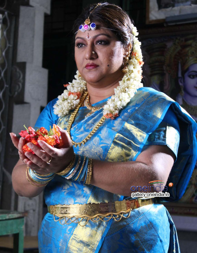 Malashri Photos - Malashree Hot (#586641) - HD Wallpaper & Backgrounds ...