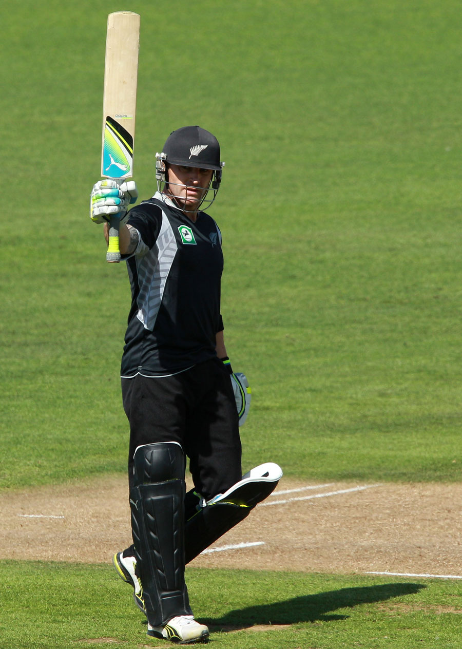 Brendon Mccullum Raises His Bat After Reaching His - Brendon Mccullum ...