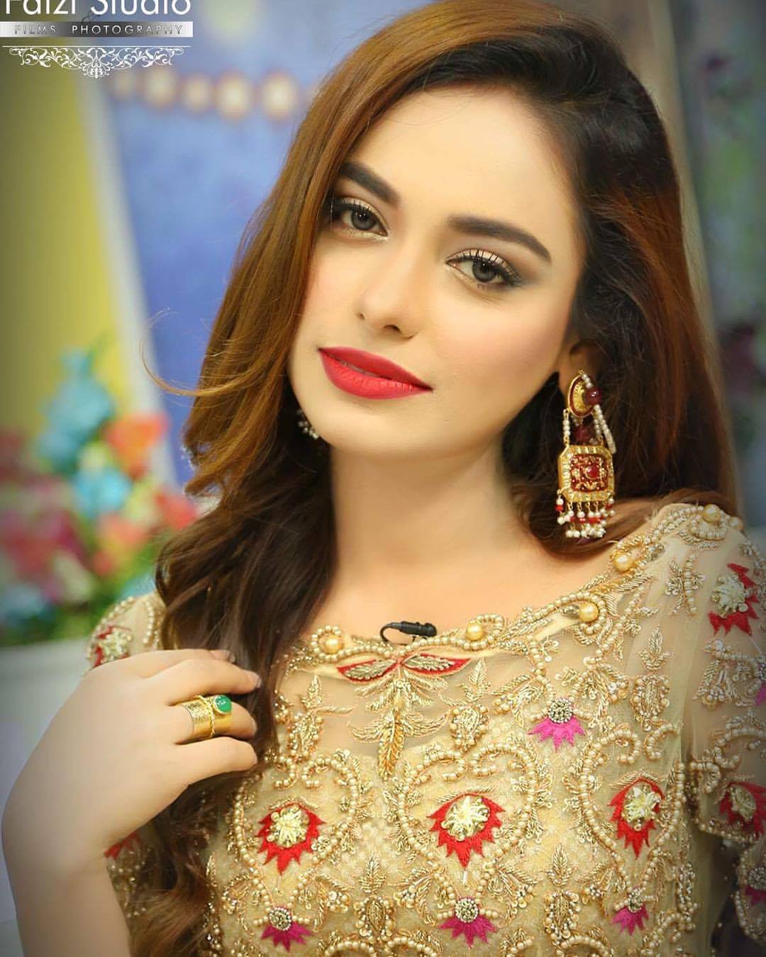 Click To Enlarge Image Anum Aqeel - Anum Aqeel (#690294) - HD Wallpaper ...