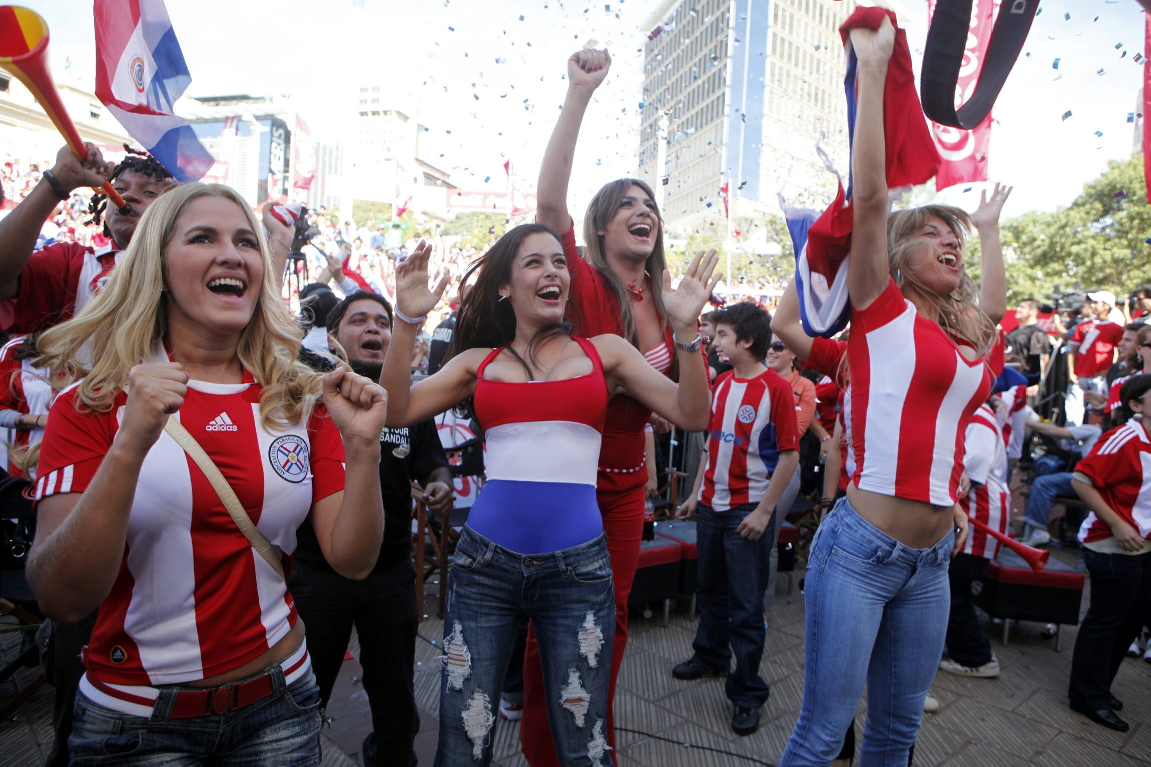 Streets Party Larissa Riquelme Nipple Slip Cheers Sports - Soccer Niple ...