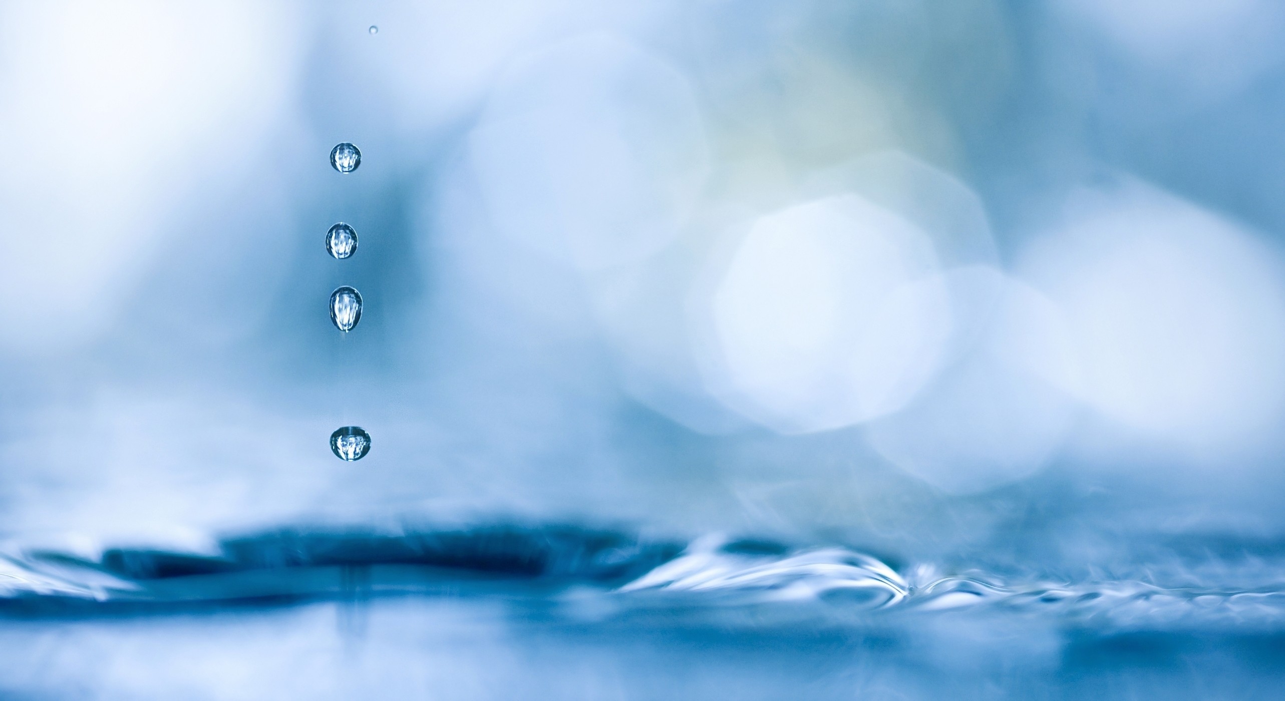 Water Drop From Sky (#735070) - HD Wallpaper & Backgrounds Download