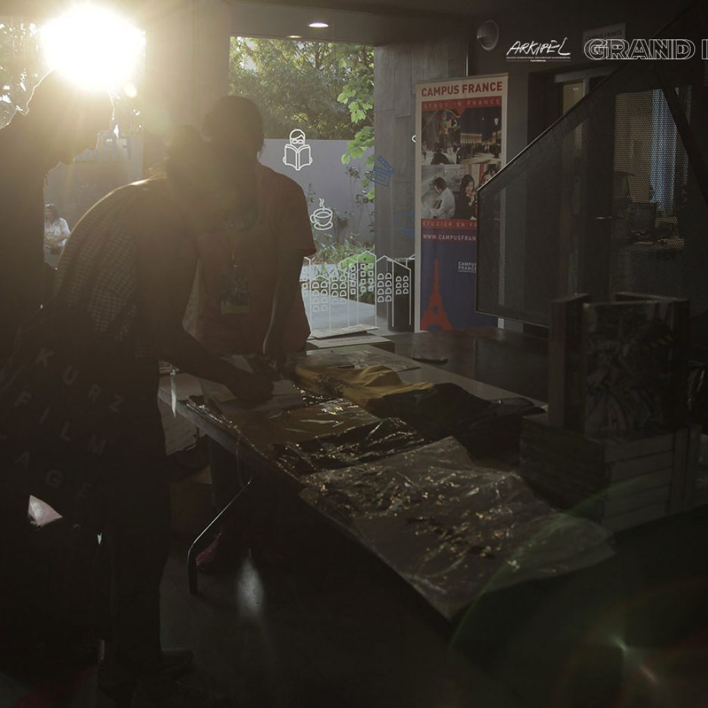 Ifi-2 - Darkness (#740746) - HD Wallpaper & Backgrounds Download