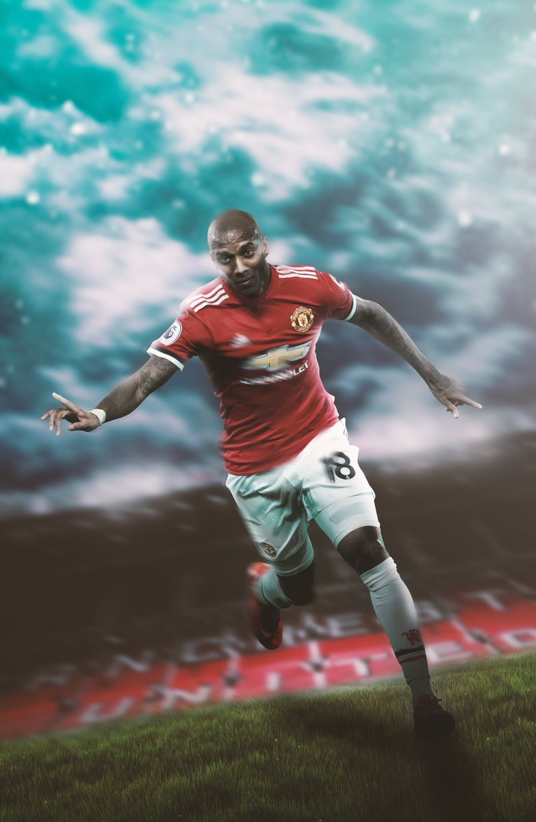 Kick Up A Soccer Ball (#786477) - HD Wallpaper & Backgrounds Download