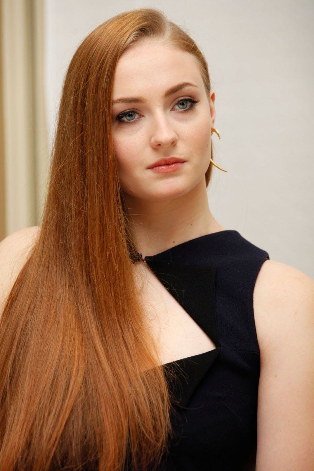 'game Of Thrones' Actress Sophie Turner Full Hd Images - Sophie Turner Black Dress (#801078 ...