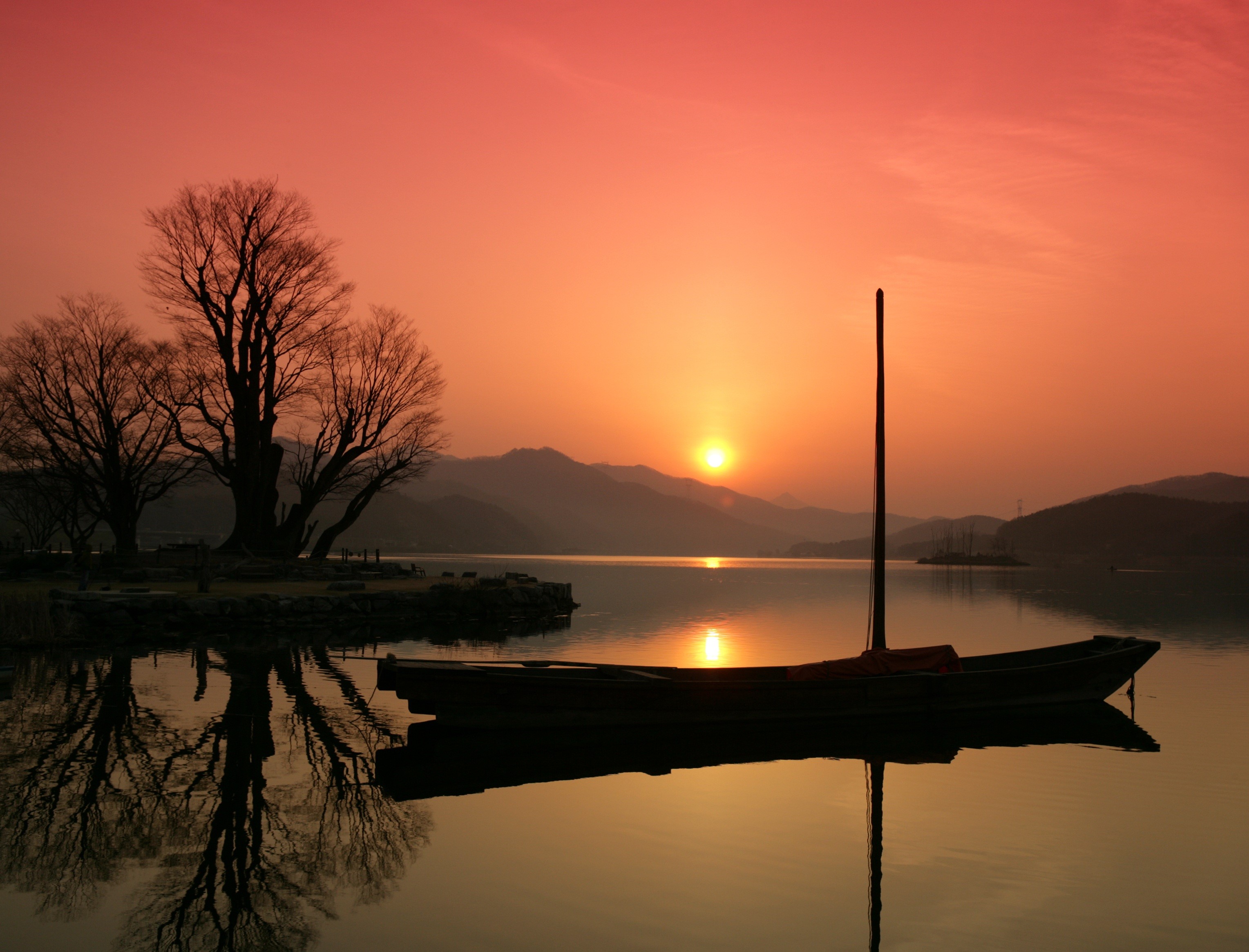 Wallpaper Of Boat, Lake, Silhouette, South Korea, Sunrise, - Sunrise ...