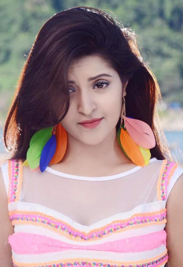 Pori Moni Biography - Pori Moni All Beautiful (#816947) - HD Wallpaper ...