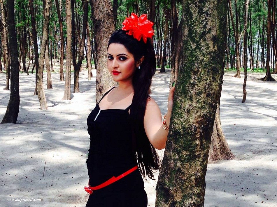Pori Moni Bangladeshi Model