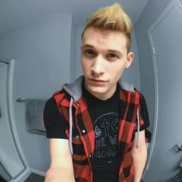 Set It Off Maxx Danziger (#890697) - HD Wallpaper & Backgrounds Download