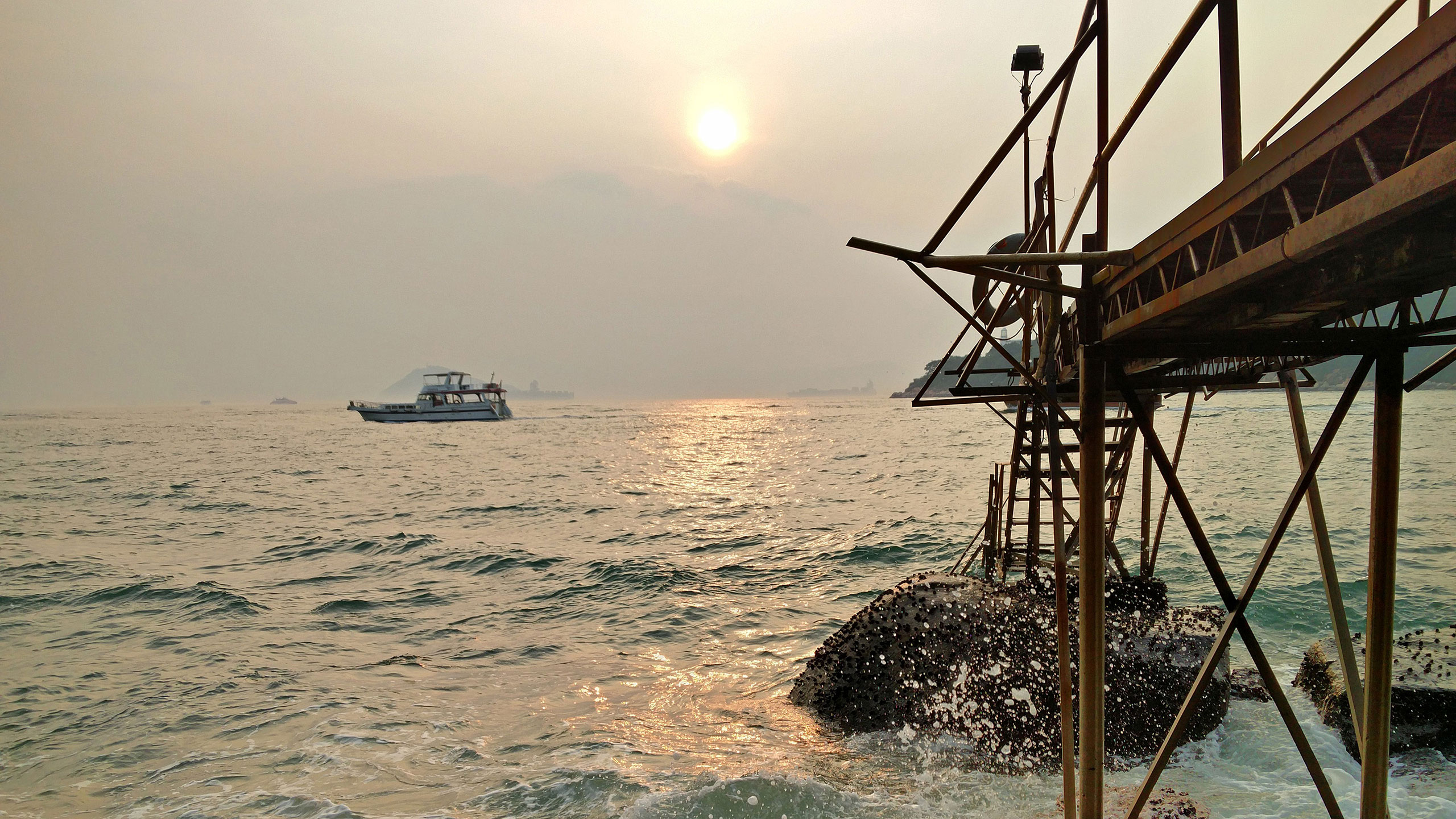 Details Oneplus 2 Camera Sample, Low Light Environment - Making Fun Of ...