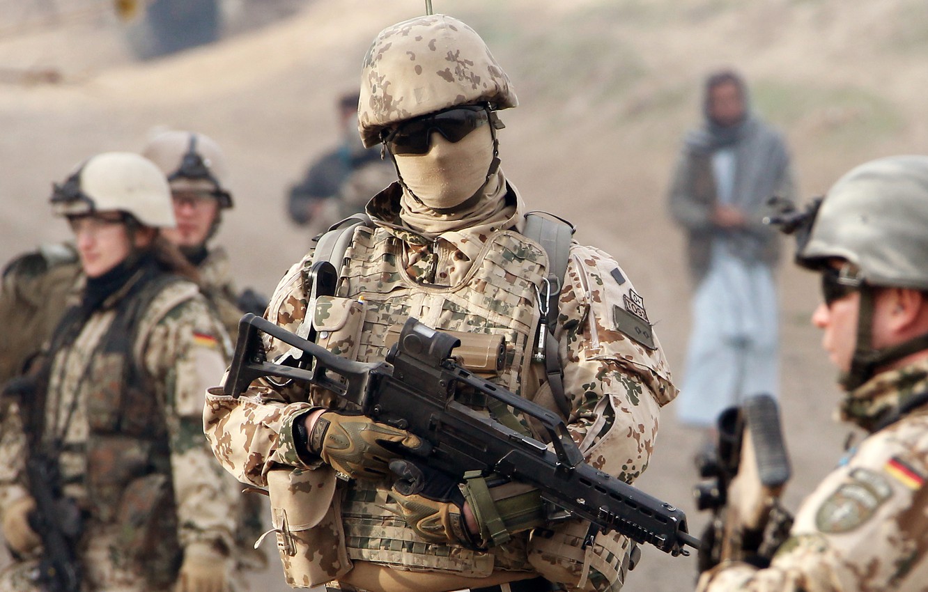 Photo Wallpaper Weapons, Germany, Soldiers, Equipment, - German Soldier ...